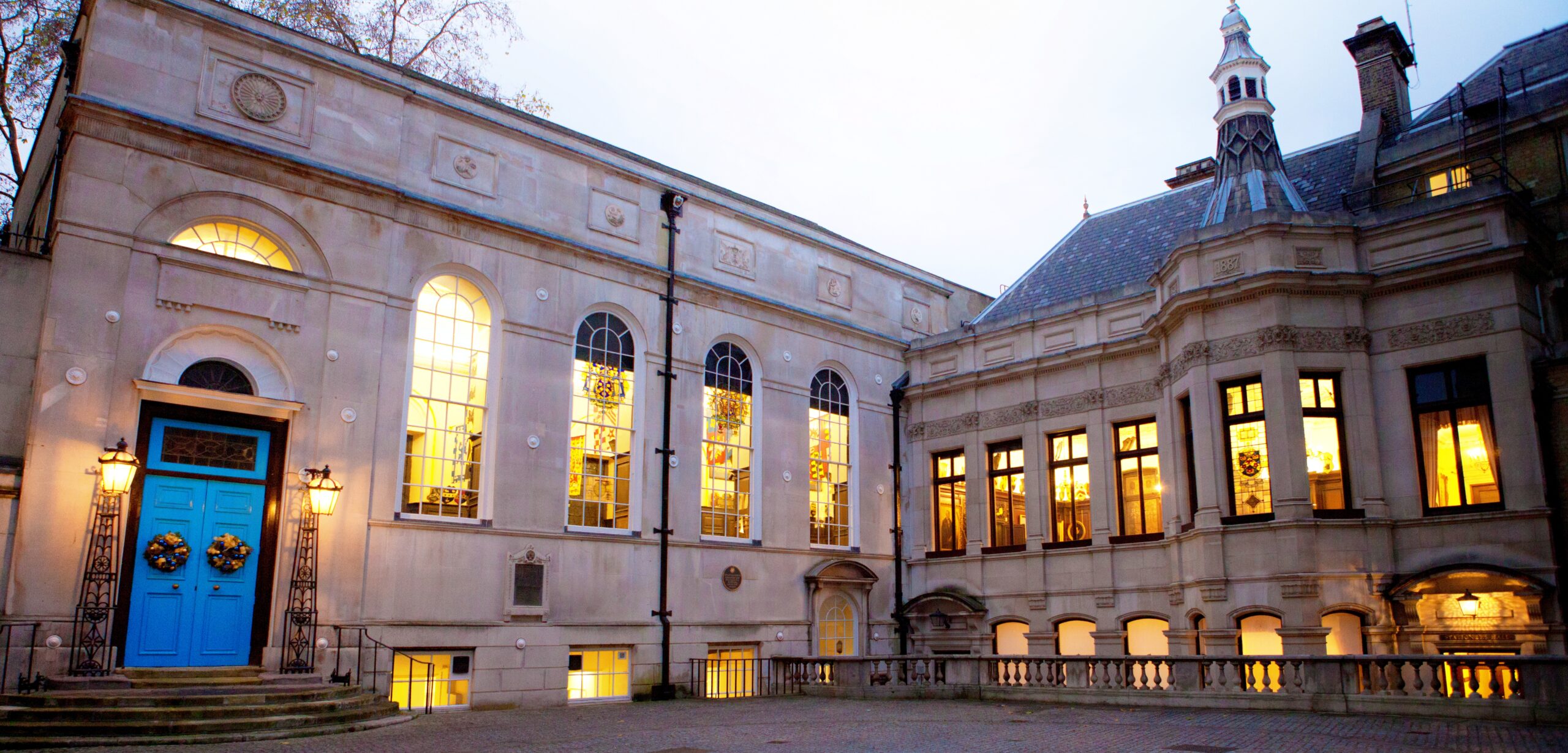 Hire Stationers' Hall • Beautiful Livery Hall for Hire in London
